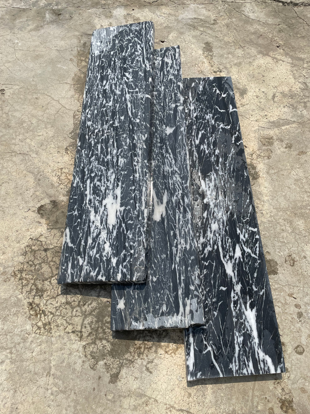 Star Zebra Steps [Super-White Vertical] – Noor Marble Company